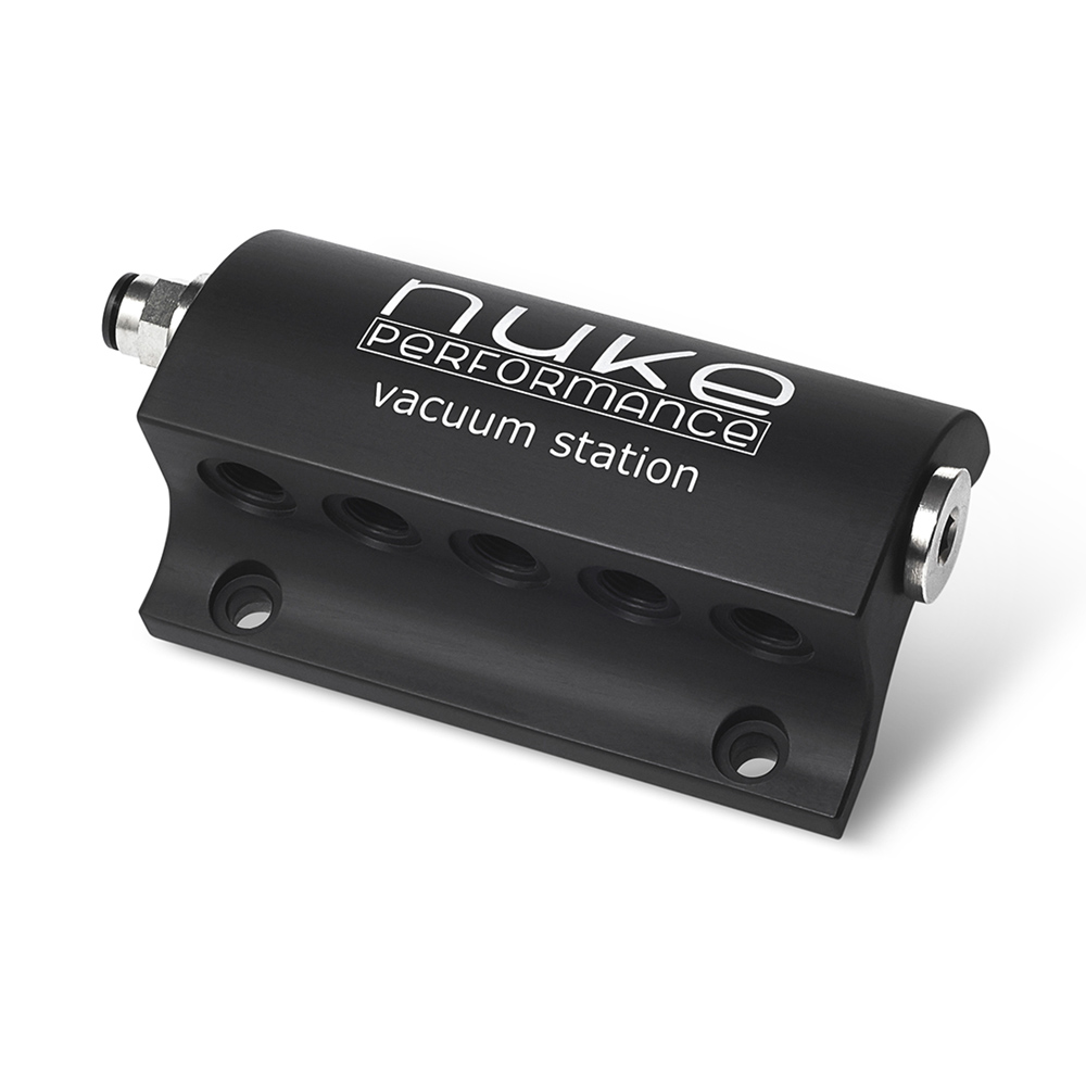 Vacuum station with total of 7 ports, integrated brackets